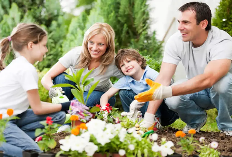 16 Tips To Get Kids Gardening By Making It Fun & Rewarding – How Does ...